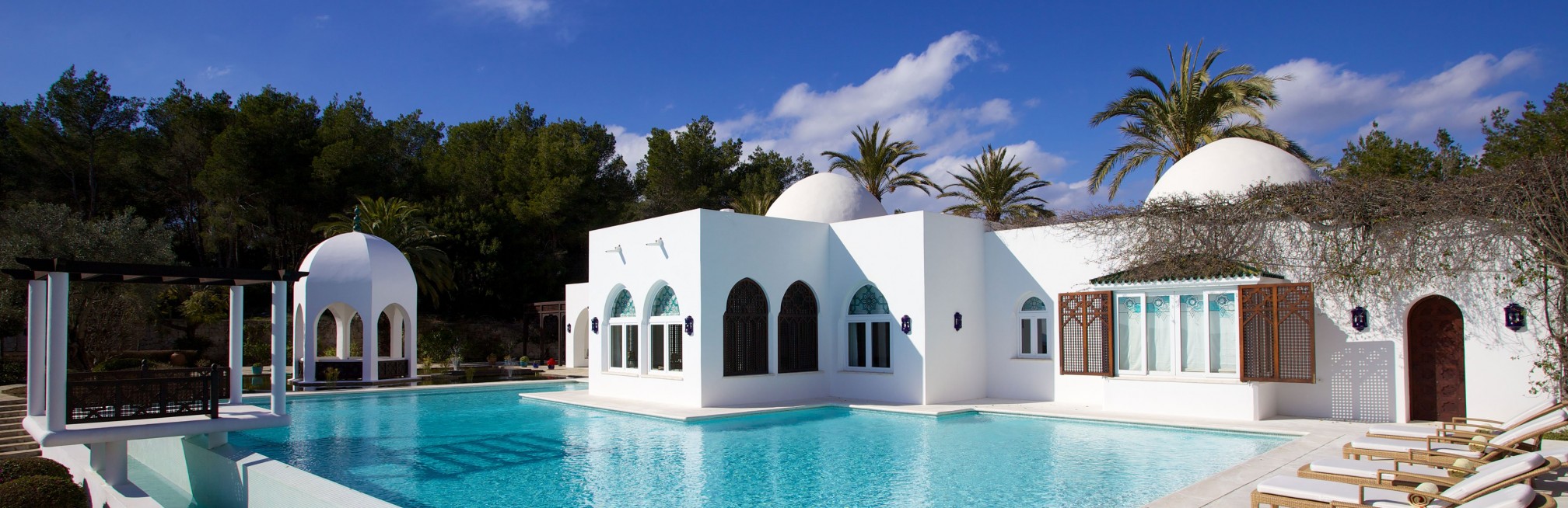 Luxury villas available in August 2017